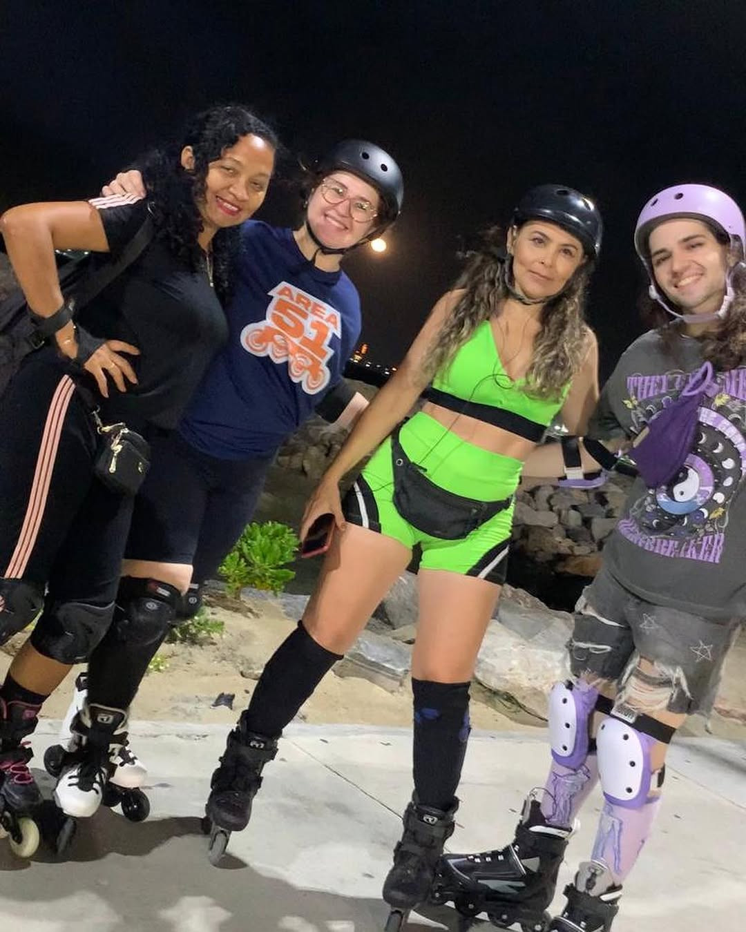 rollerbladng446A - Gifyu